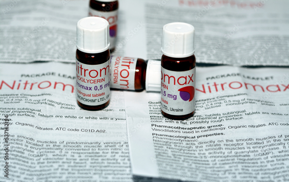 Foto de Cairo, Egypt, September 13 2022: Nitromax sublingual tablets 0 ...