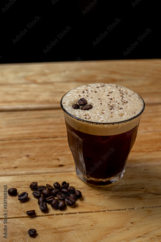 Carajillo, café tradicional español con brandy, whisky, coñac o ron ...