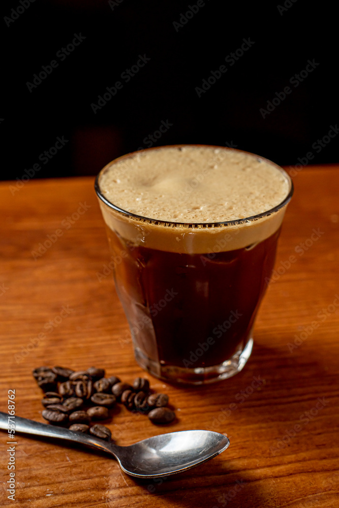 Carajillo, café tradicional español con brandy, whisky, coñac o ron ...