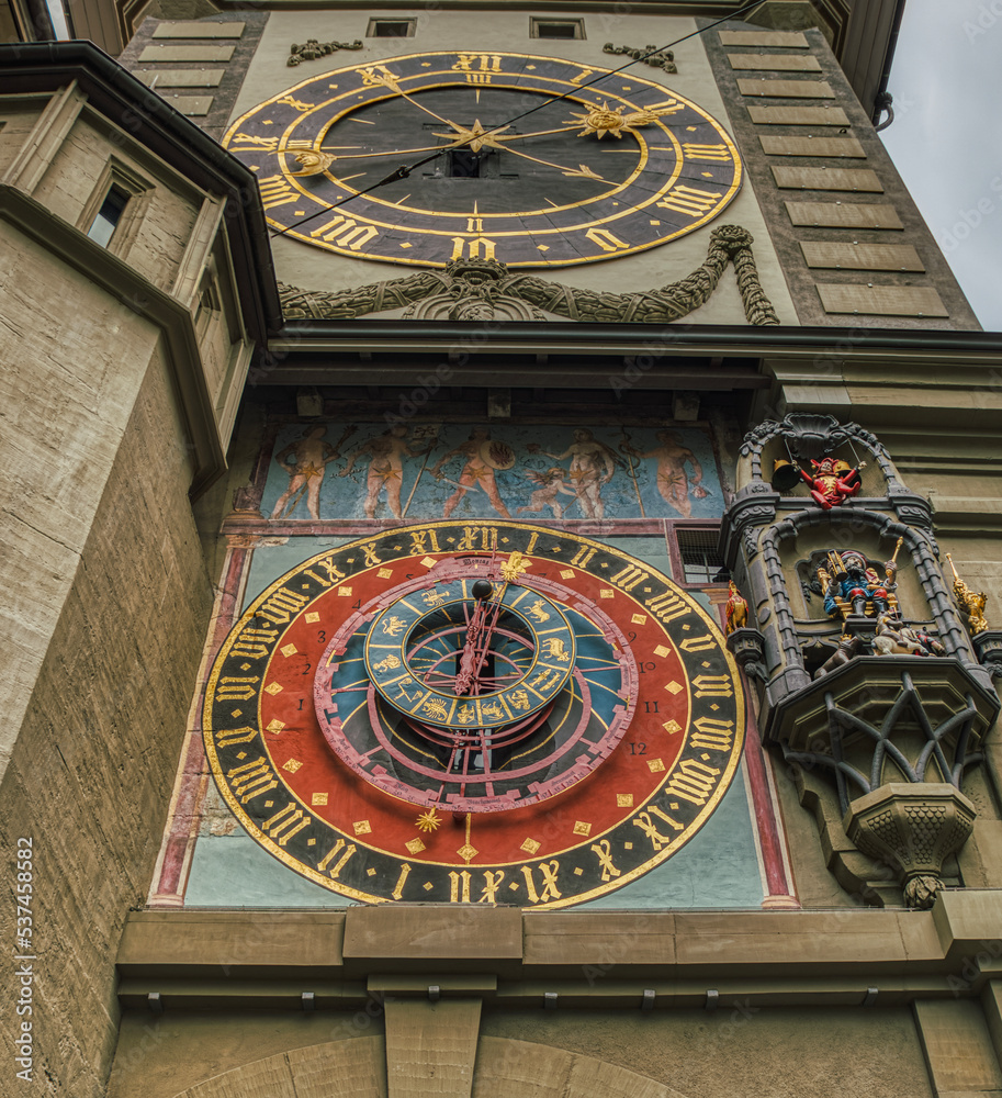 Foto de Detail of the Zytglogge in Bern, Switzerland. Closeup of famous ...