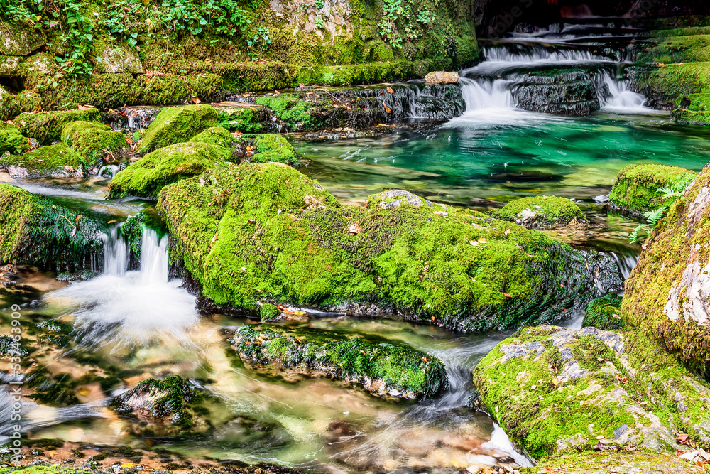 Foto de Sassenage France 11 2021 photo en pose longue des courants du ...