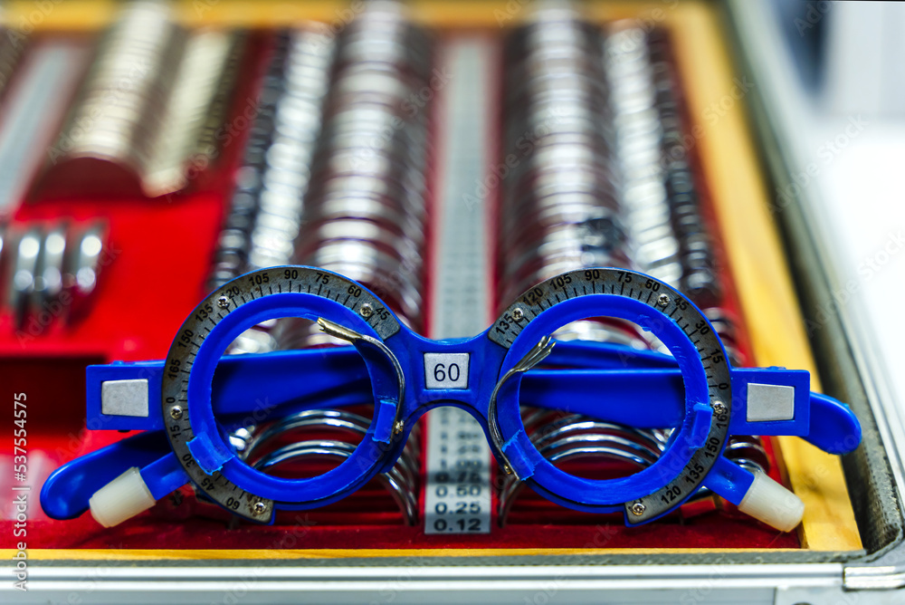 Closeup adjustable optometrist trail frame with eye lens test kits for ...