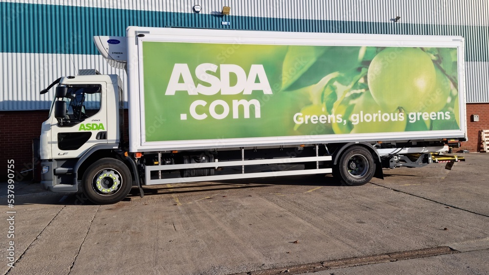St Helens Merseyside UK 10 13 22 Side view of a DAF 260 LF rigid truck ...