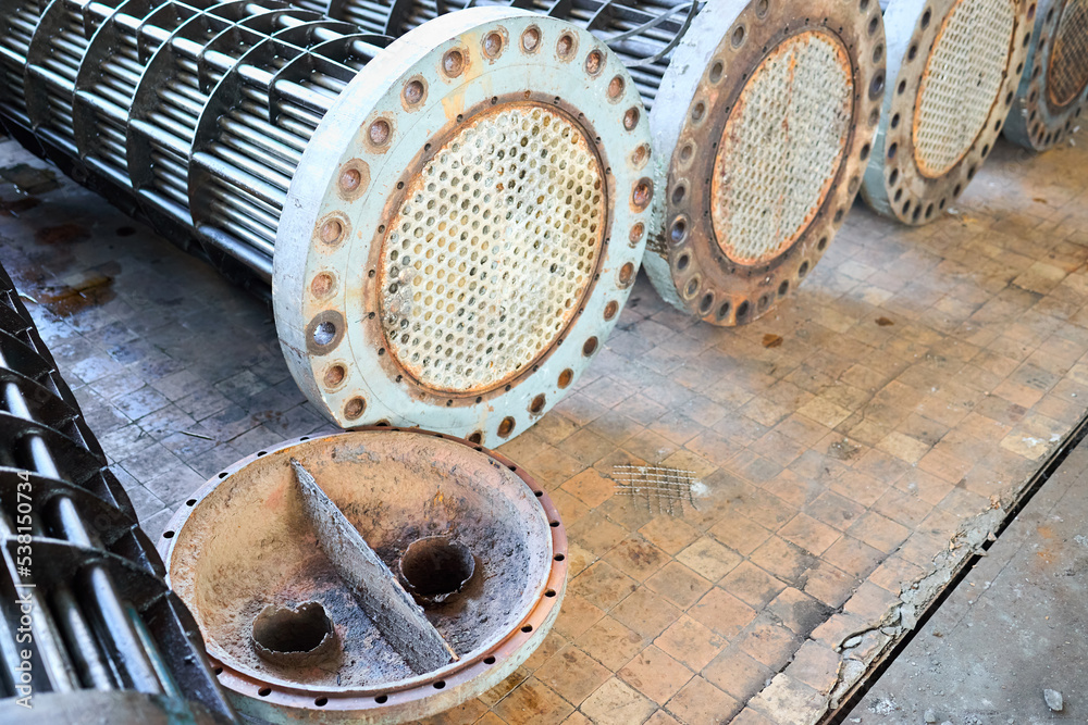 Foto de Corrosion, refinery heat exchangers chiller tubes with flange ...