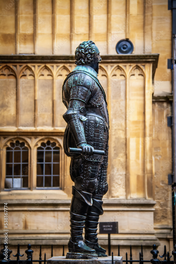 07-07-2019 Oxford England Statue of Earl of Pembroke IN THE BODLEIAN ...