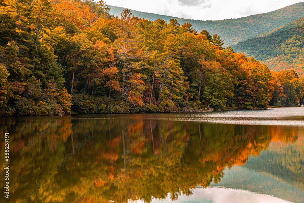 autumn in the Blue Ridge mountains at Vogel State Park in Georgia Stock ...