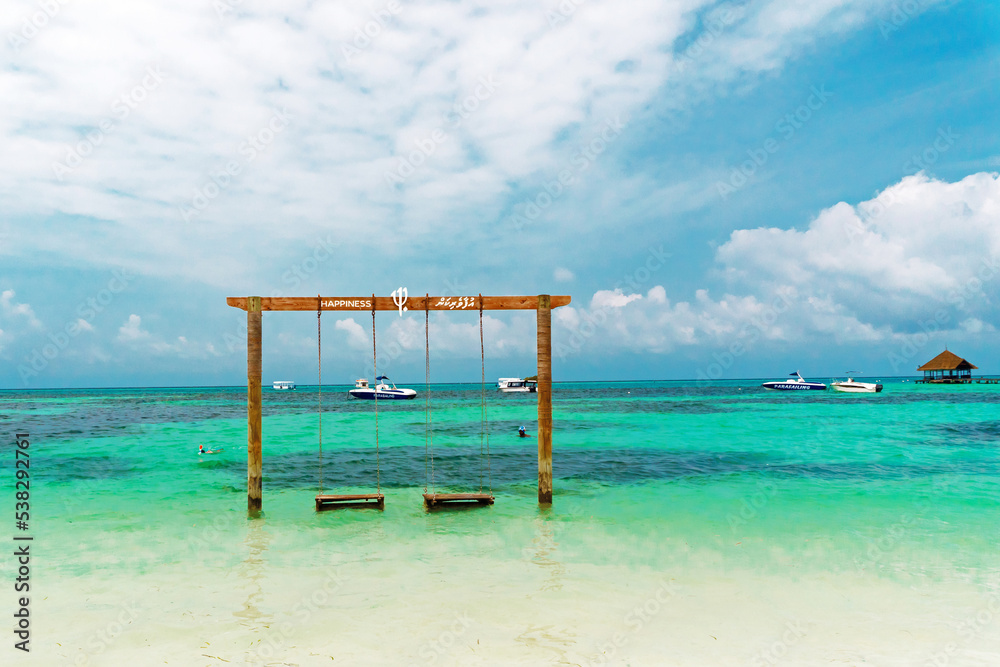 The beauty of the beaches and seas of the Maldives islands that attract ...