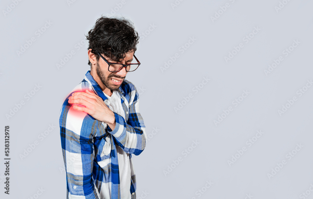 Man with upper arm muscle pain, Man suffering from upper arm ...