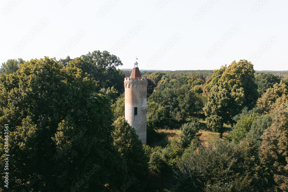 alter Burg Märchen - Turm im Wald, antikes Bauwerk Stock Photo | Adobe ...