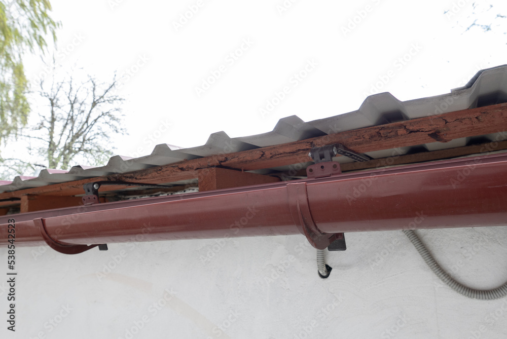 Gutter system for a metal roof. Holder gutter drainage system on the ...