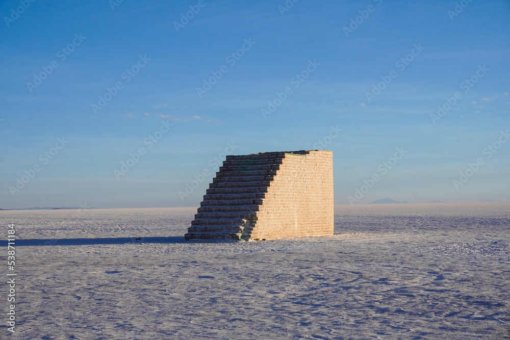 Salar (salt flat) de Uyuni. Escaleras al cielo (Stairs to heaven) obra ...