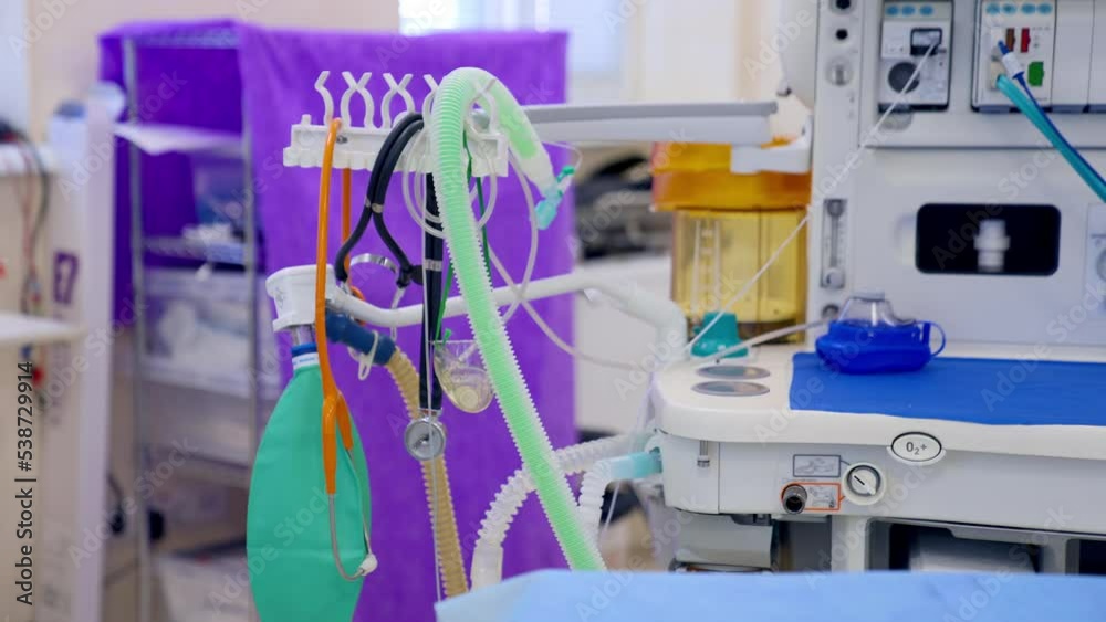 Closer look at the lung ventilation apparatuses with its components ...