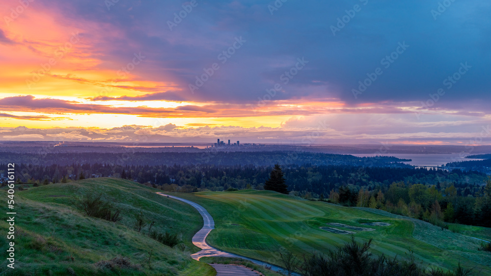 Seattle Sunset In Newcastle Golf Course Stock-Foto | Adobe Stock
