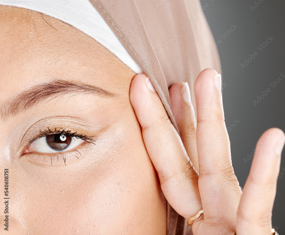 Beauty, skincare and eyes of Islamic woman with natural cosmetics ...