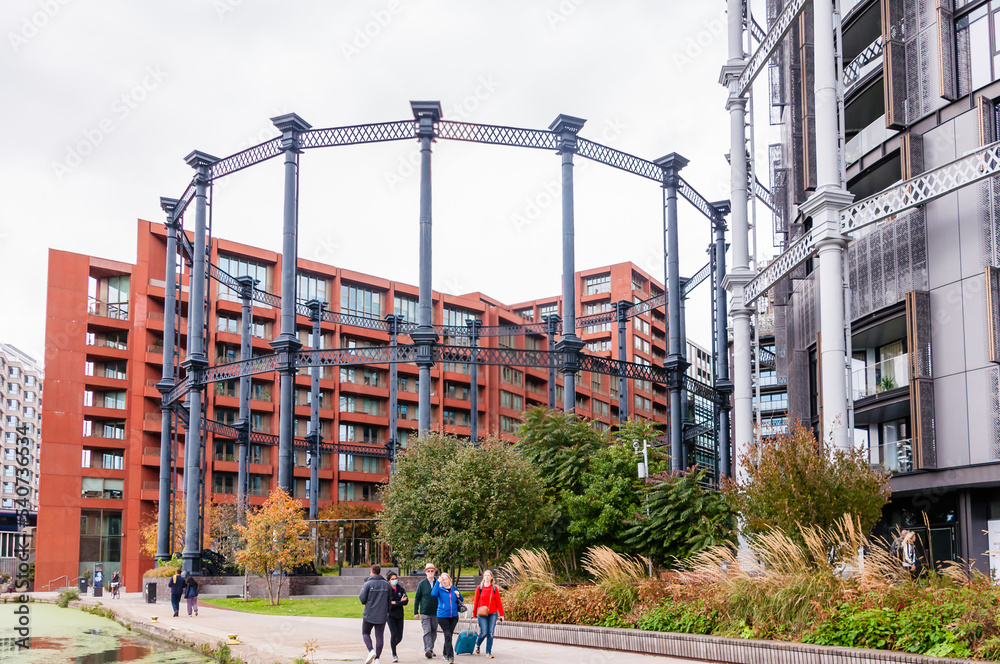 Gasholder Park cozy, waterside retreat featuring a refurbished gas ...