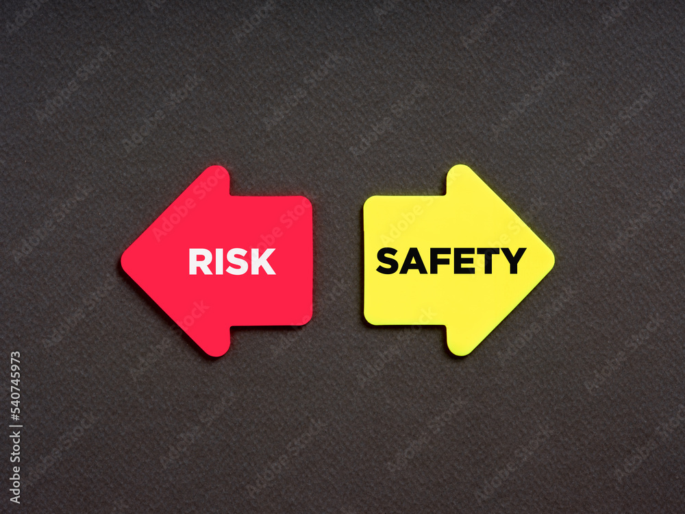Choosing the risky way or safe way alternative options. Business ...