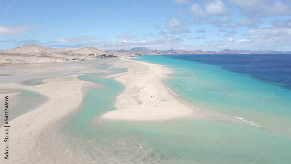 Sotavento beach in Fuerteventura. Kite surfers and windsurfers famous ...