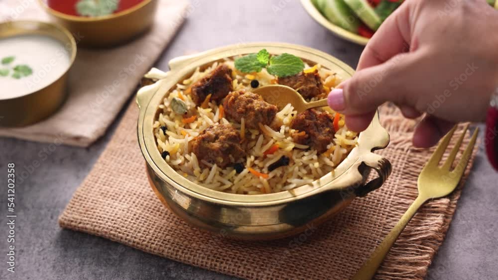 Mutton biryani Spicy Indian Malabar biryani Hyderabadi biryani, Dum ...