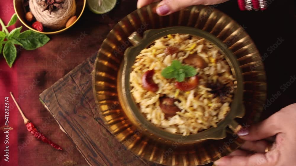 Chicken biryani Spicy Indian Malabar biryani Hyderabadi biryani, Dum ...