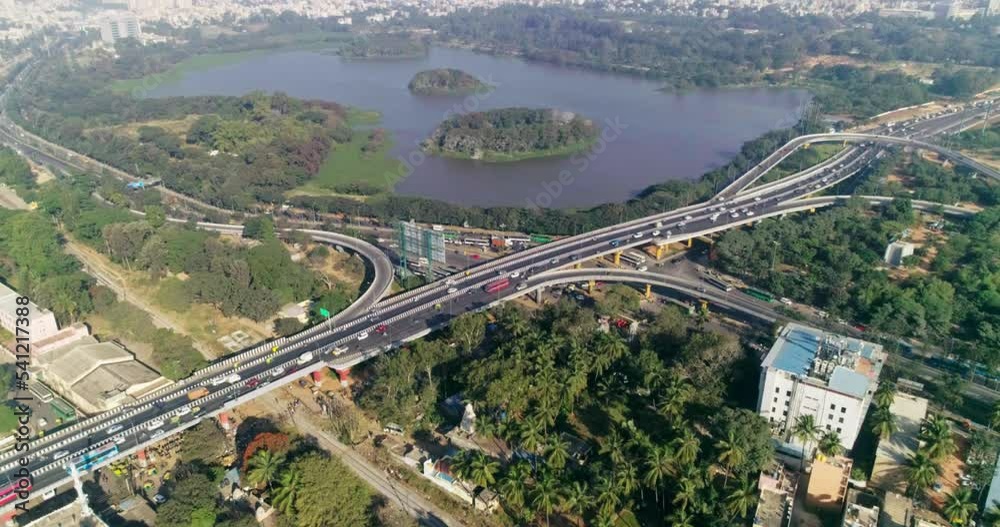 Traffic flow on a regular day over a flyover in bangalore city Stock ...
