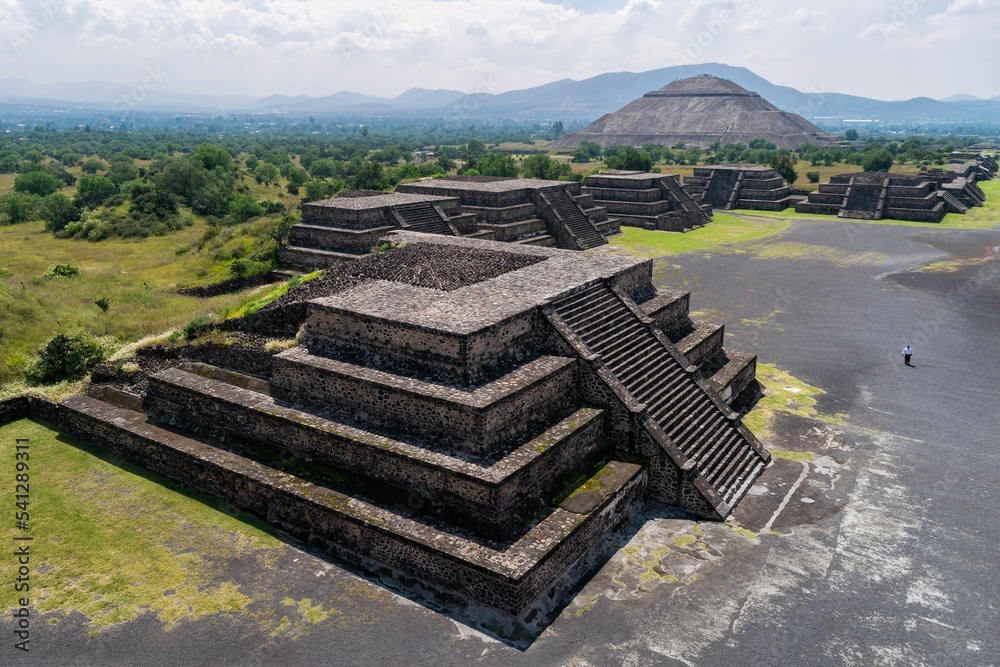 Pyramid of the Sun, the largest building in Teotihuacan, Mexico ...