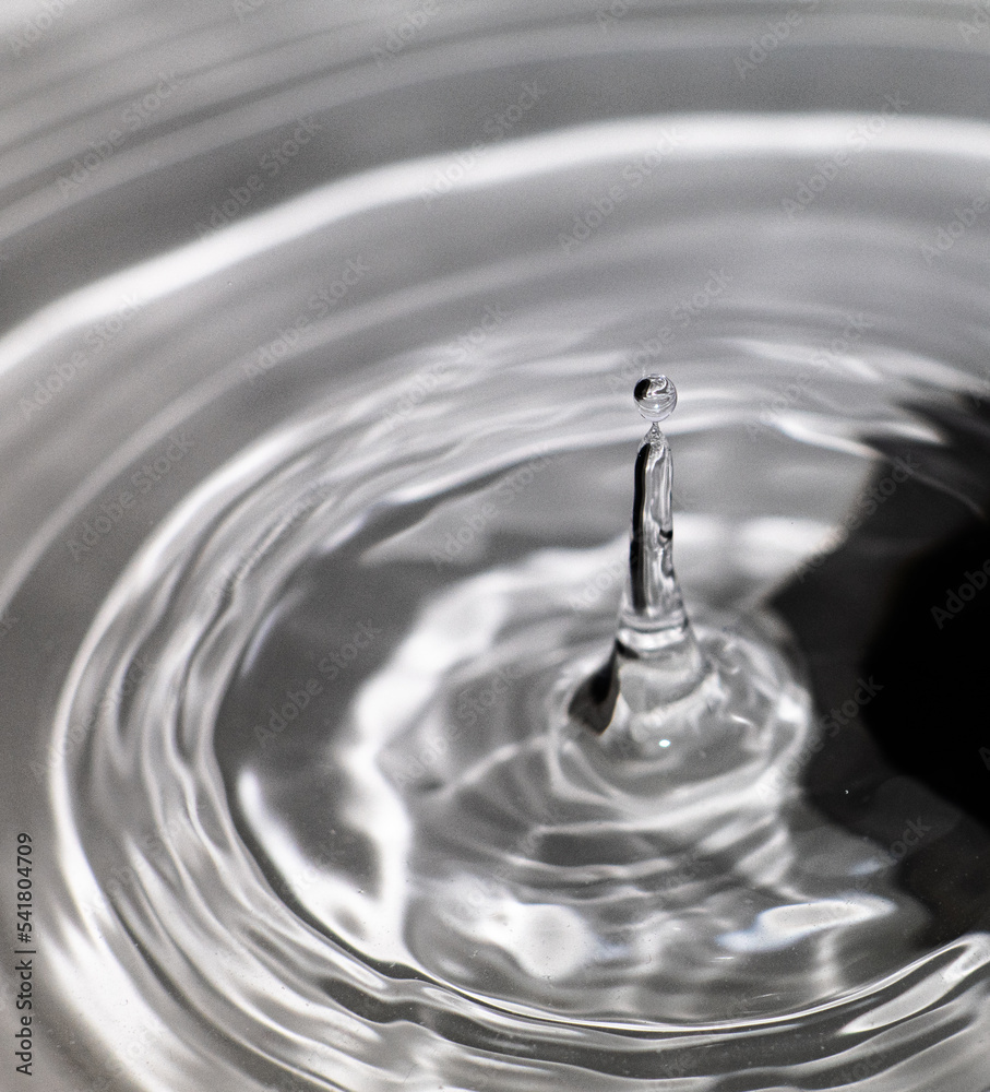 Water dripping or water ripples in a pond. waves of rippling Stock ...