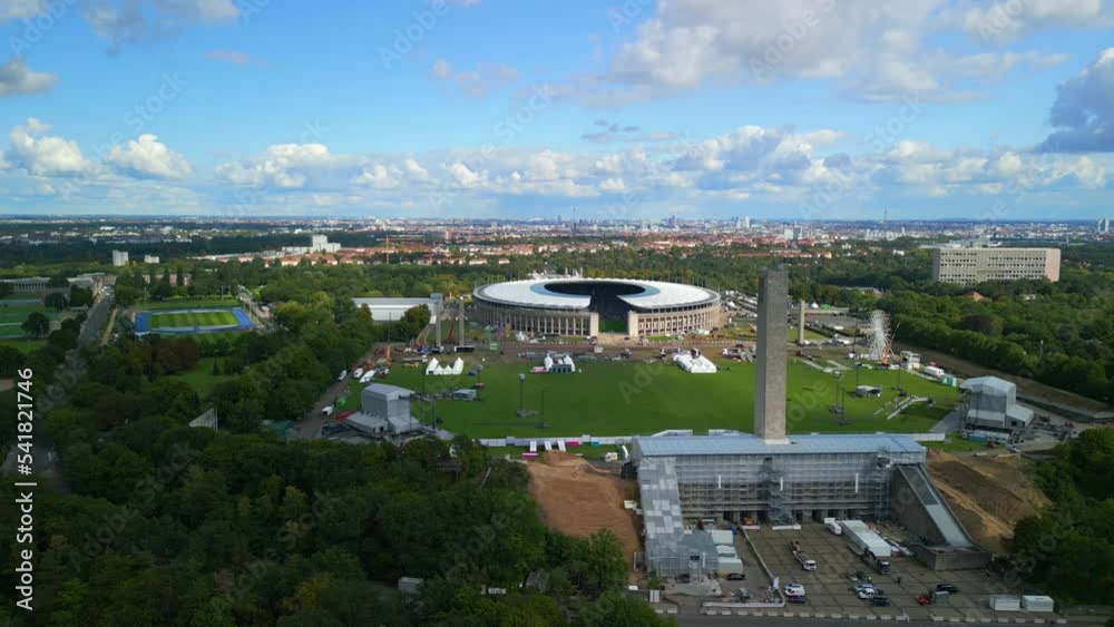Vidéo Stock maifeld olympia belltower in the sun shadow. Smooth aerial ...