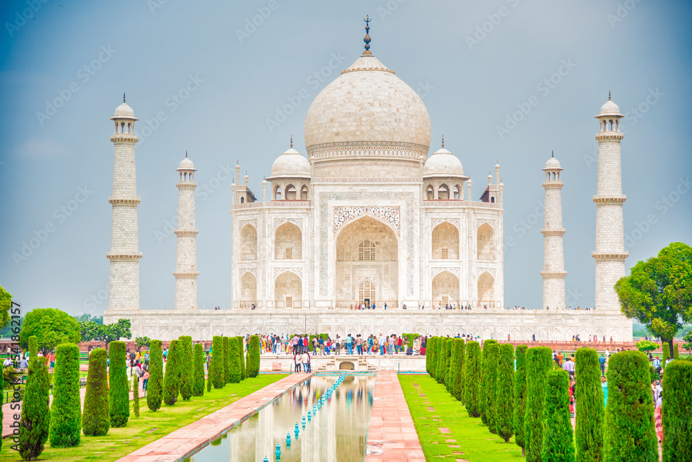 Taj Mahal - 7 Wonders of The World and UNESCO Heritage Site. Agra ...
