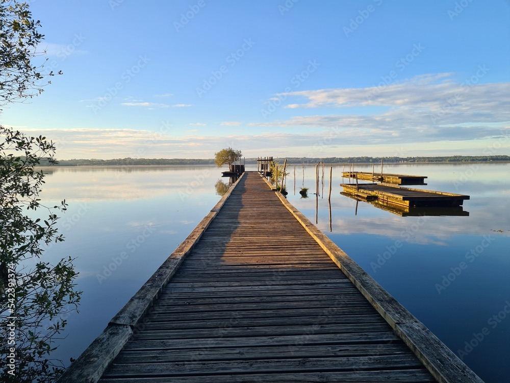 Ponton du lac d'azur dans le sud ouest de la france Stock Photo | Adobe ...