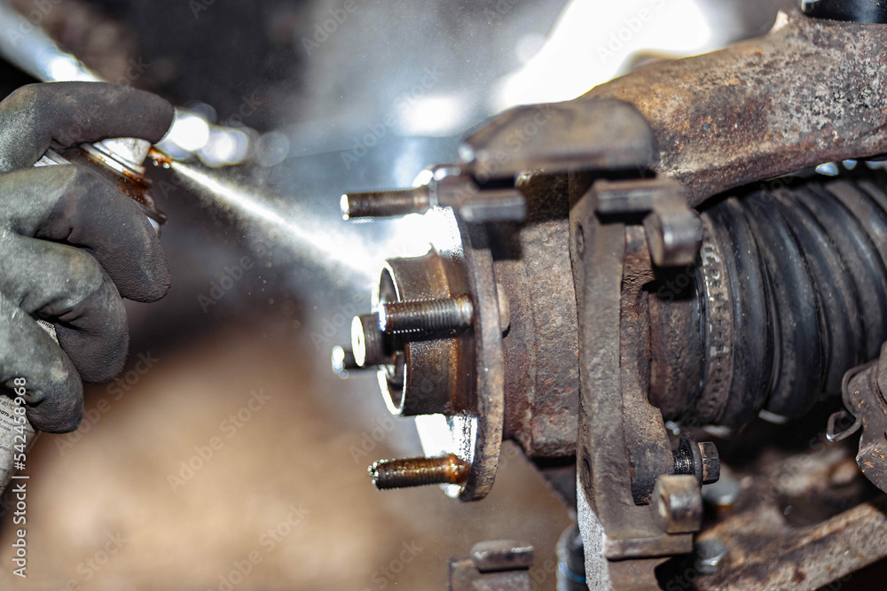 spray lubrication of the wheel hub and vehicle bolts. Silicone, copper ...