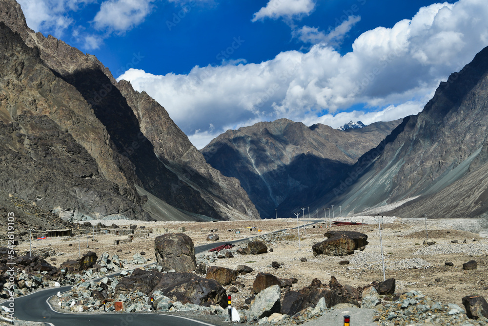 Hunder to Tyakshi, Nubra Valley, Ladakh (India) Also known as Takshi is ...