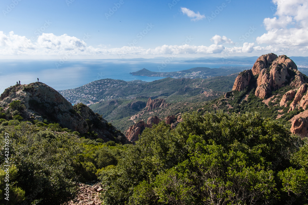 Foto de Vue depuis le Cap Roux à Saint-Raphaël sur la Côte d'Azur avec ...