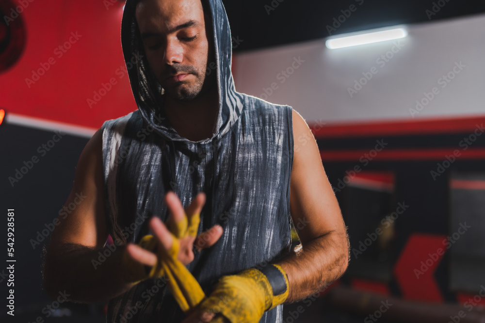 Young fit and health conscious girlfriend and boyfriend clapping hands ...