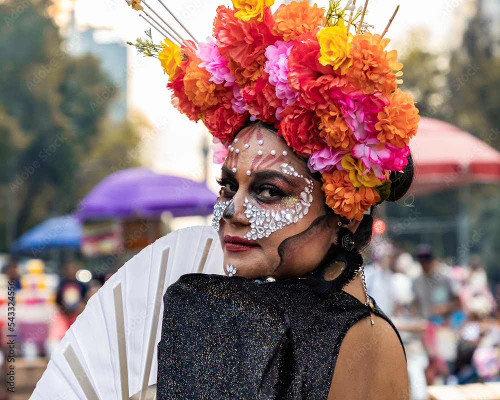 Mujer caracterizada de catrina en el desfile de catrina de la ciudad de ...
