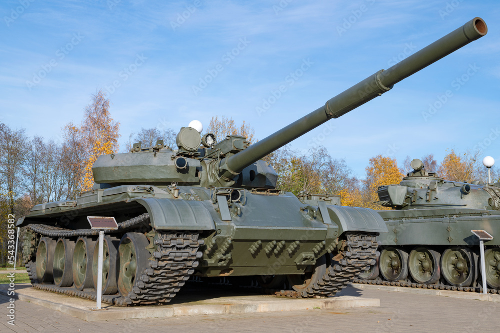 KIROVSK, RUSSIA - OCTOBER 24, 2022: Soviet medium tank of T-62M in the ...