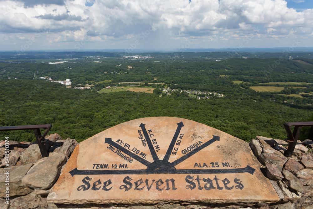 Seven States Stone at Rock City viewpoint atop of iconic Lookout ...