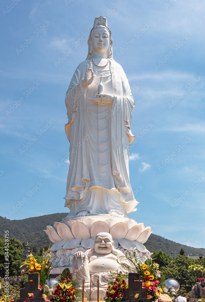 Giant white standing lady Buddha statue in Chùa Linh Ứng Buddhist ...
