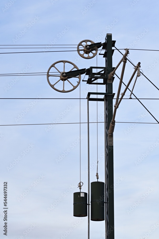 Sistemas de compensación de tensión mecánica en las estructuras ...