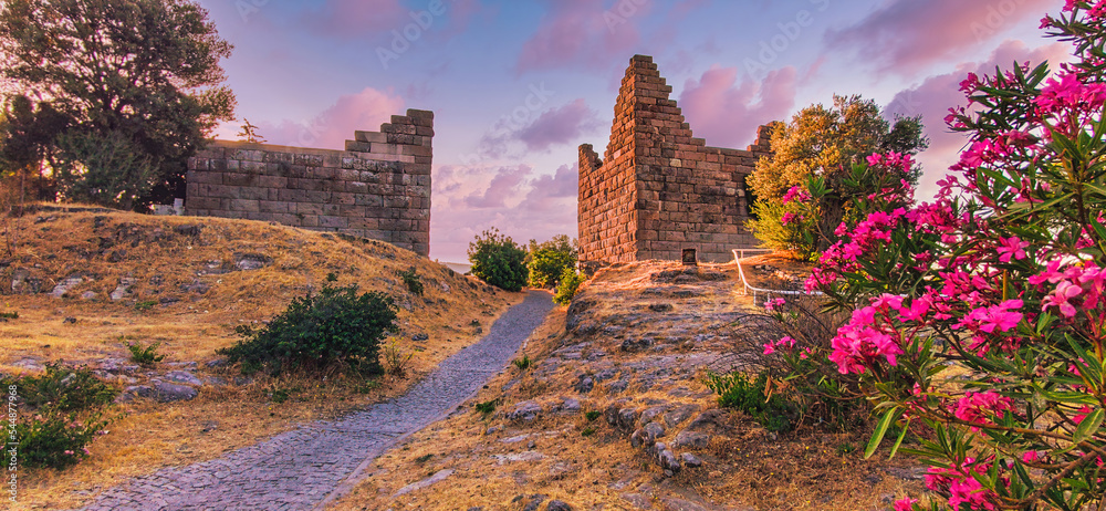Foto de Myndos Gate (Bodrum City). Myndos, gate historical place in ...