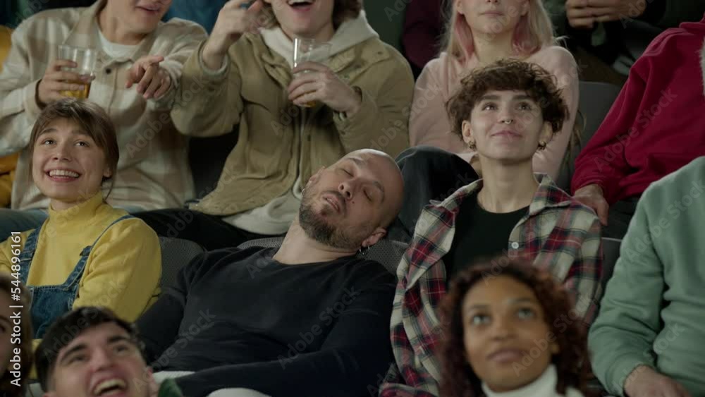 Funny stadium kisscam moment - camera points on a sleeping guy during ...