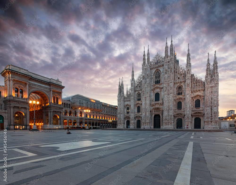 Milan Cathedral, Duomo di Milano, Italy, one of the largest churches in ...