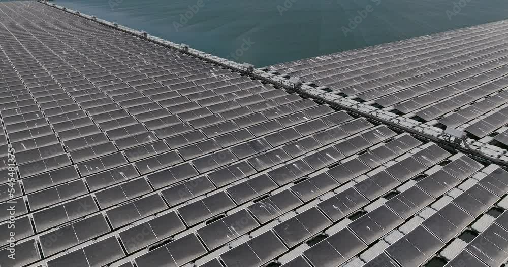 Floating solar panels on top of a Water reservoir Stock ビデオ | Adobe Stock