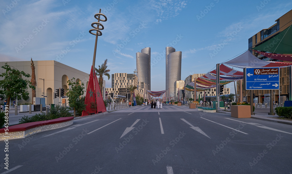 Foto de Lusail city, Qatar : Lusail boulevard afternoon shot showing ...