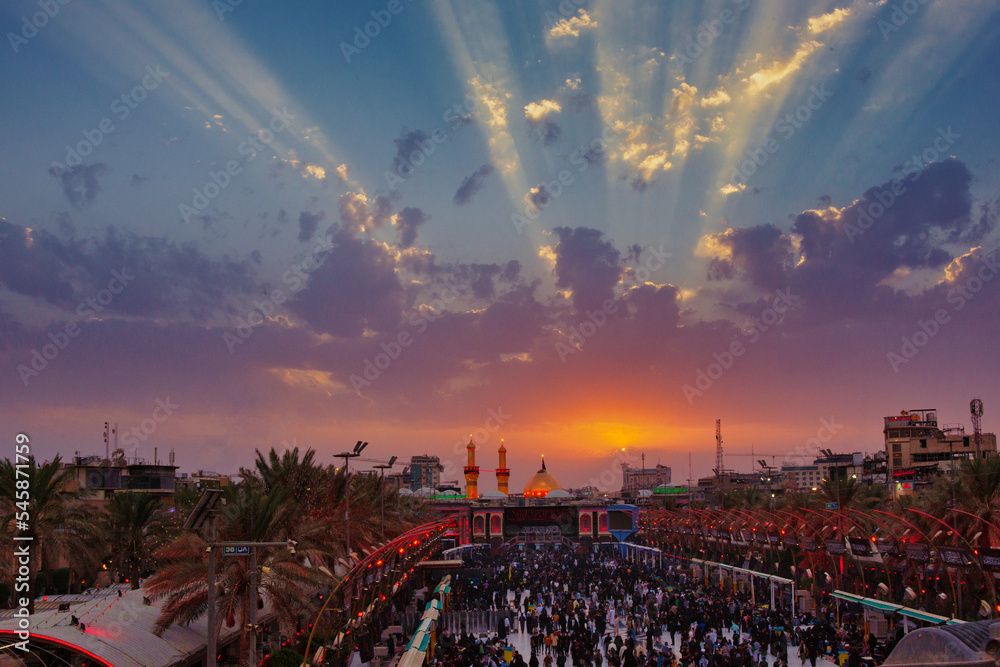 The shrine of Imam Hussein, Commander of the Faithful, Ali Ibn Abi ...