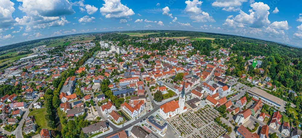 Thannhausen in der Region Donau-Iller - Blick auf das Stadtzentrum ...
