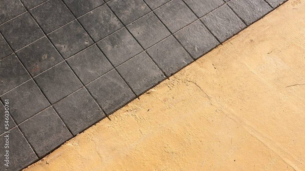 Suelo de cemento amarillo y cuadricula de cemento gris Stock Photo ...