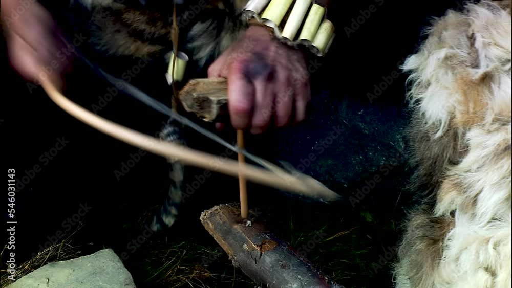 Video „Ancient people make fire by rubbing one piece of wood against ...