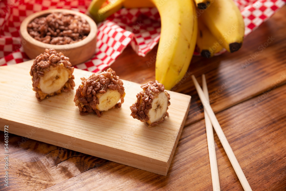 Banana sushi sweet rolls with caramel, peanut butter and chocolate ...
