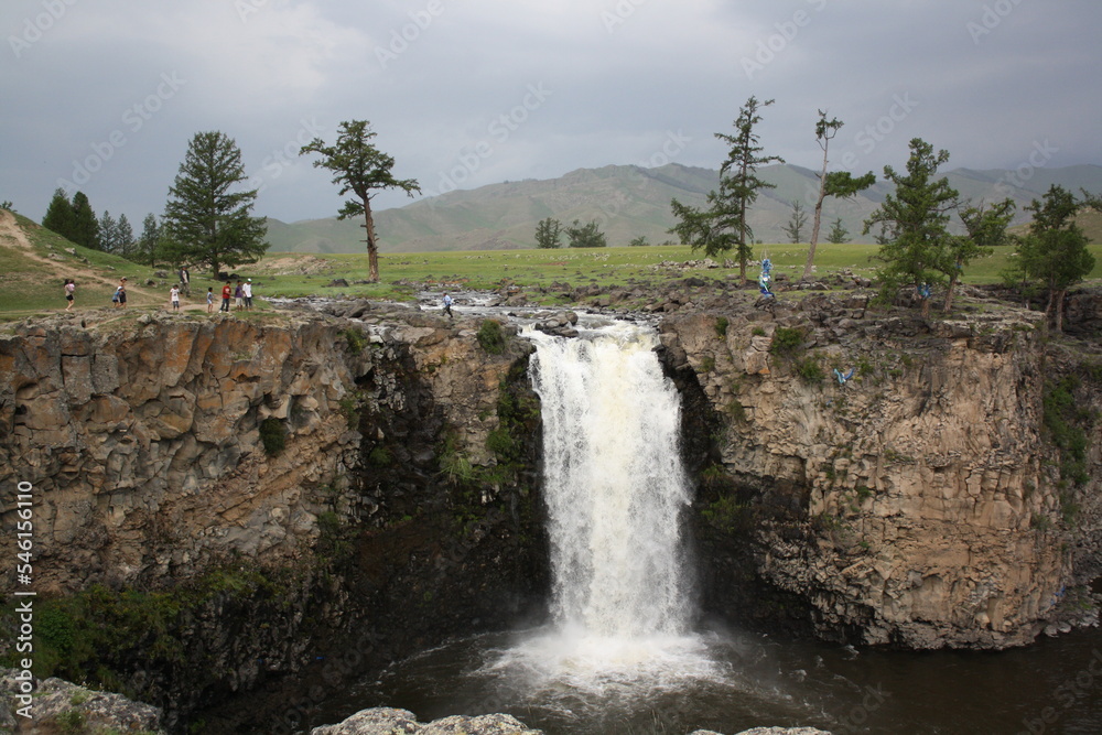 Orkhon waterfall in the huge steppe of the Orkhon valley, Ovorkhangai ...