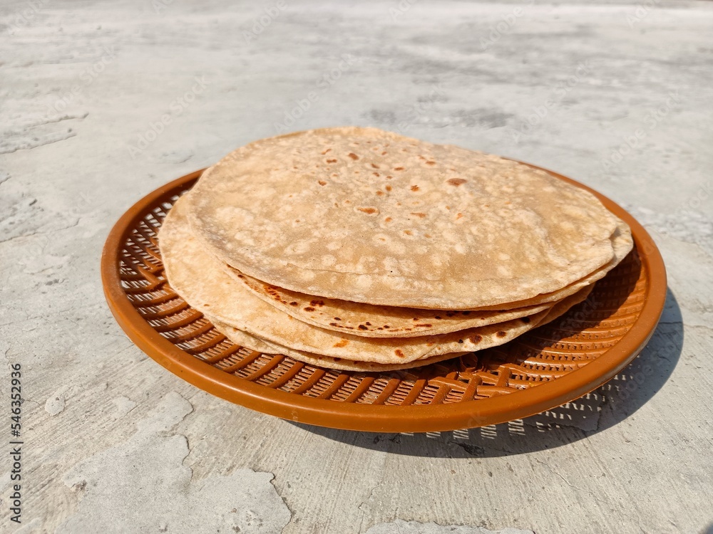 Chapati, also known as roti, rotli, safati, shabaati, phulka, chapo ...